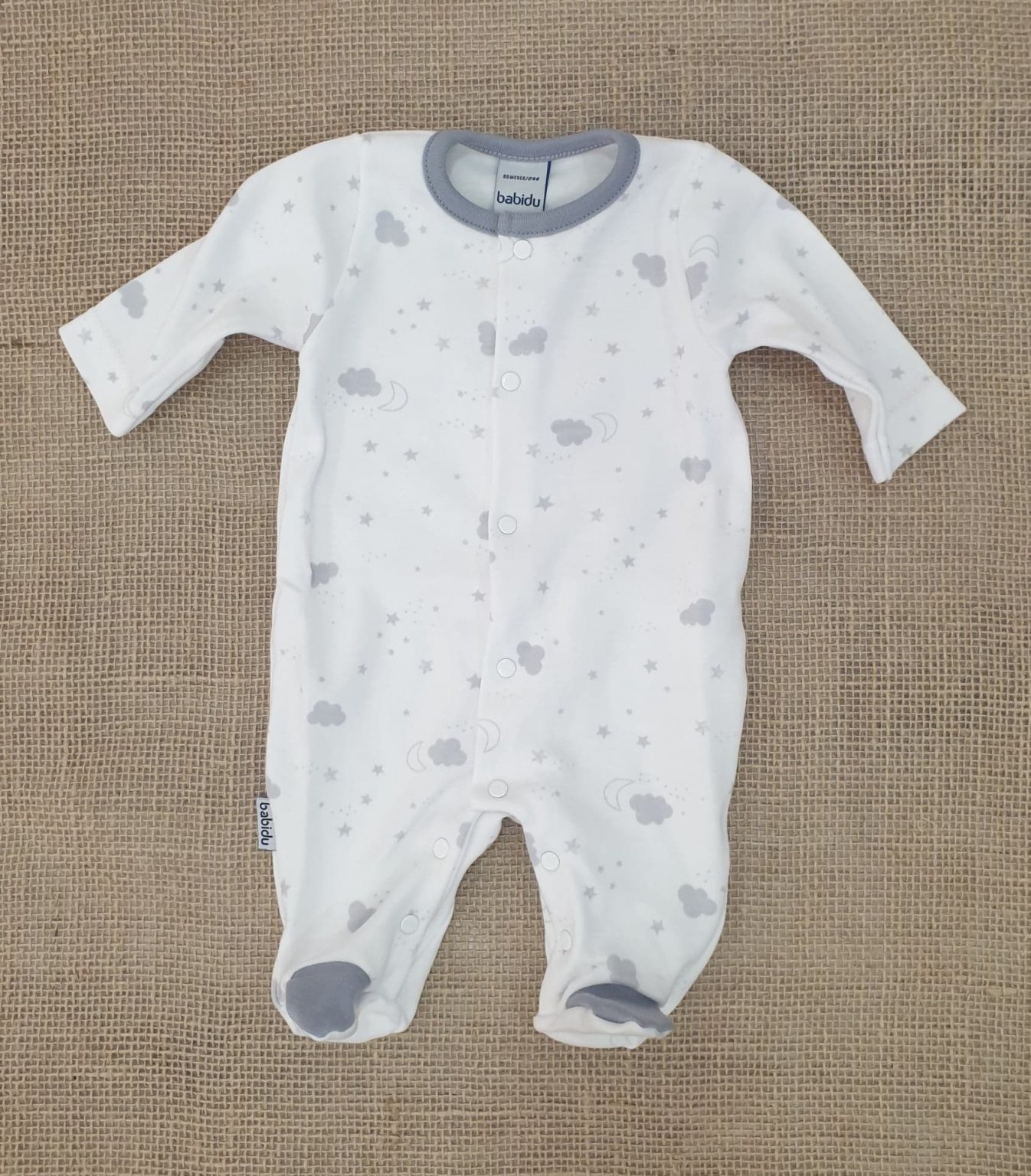PIJAMA BEBE ENTERIZO ALGODON BABIDU R500125 NUBES GRIS - Tienda moda ...